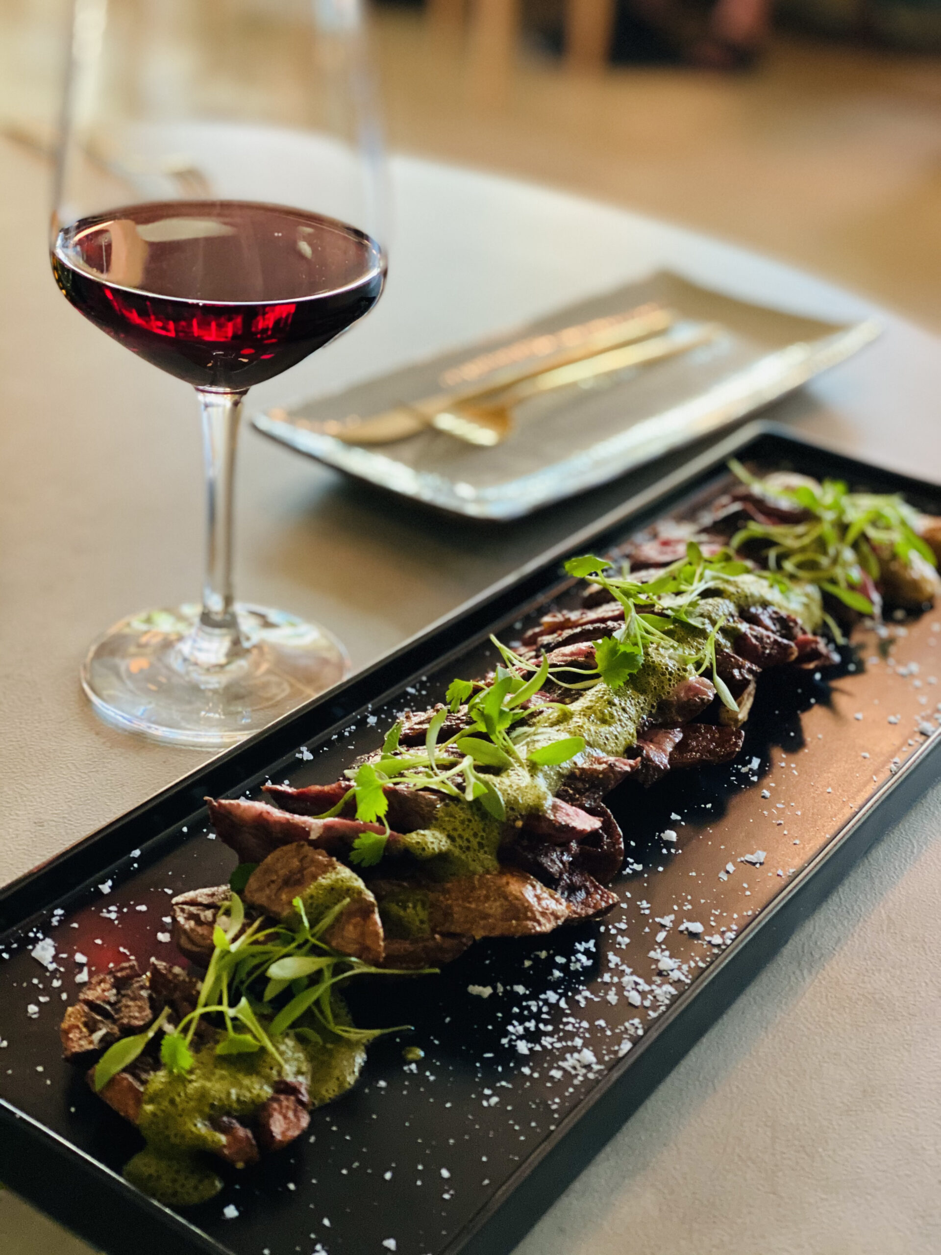 Boozehounds Restaurant Palm Springs—Where Dogs Take Their Humans ...